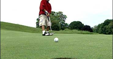 Little Guy, Big Golf Skills - CBS News