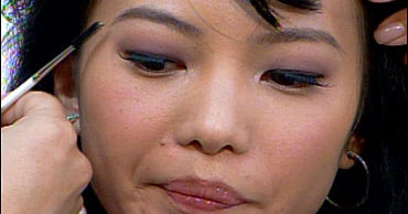 Makeup Tips For Asian Women - CBS News
