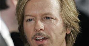 Spade Donates To Slain Officer's Family - CBS News