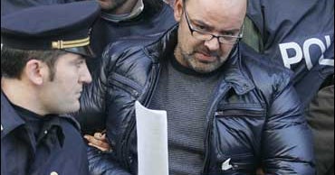 FBI, Italian Police Raid Mafia Clans - CBS News