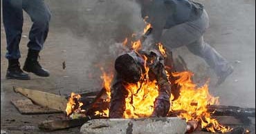 12 Die In S. Africa Immigration Attacks - CBS News