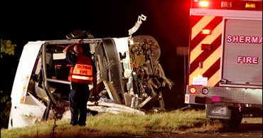 14 Killed In Texas Bus Crash - CBS News