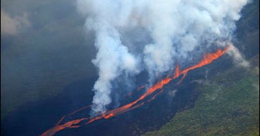 Volcano Threatens Galapagos Wildlife - CBS News