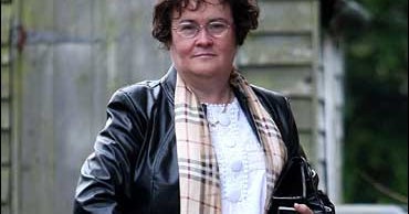 Susan Boyle Gets A New Do - CBS News