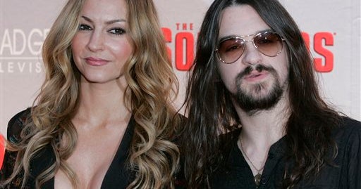 Drea De Matteo Engaged To Singer Shooter Jennings - CBS News