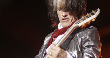 Aerosmith's Joe Perry Rocks Solo - CBS News
