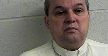 Cult Leader Gets 2 Yrs. for Hiding Corpse - CBS News