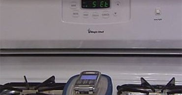 Ring Of Fire? Cell Phone Turns On Oven - CBS News
