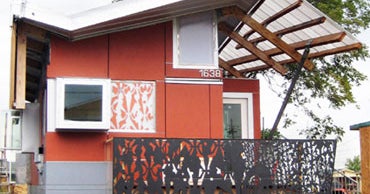 Floating House Makes Debut in New Orleans - CBS News