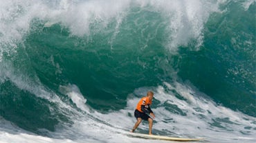 Quiksilver In Memory of Eddie Aikau contest: Rare big-wave surfing meet ...
