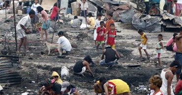 Manila Slum Fire Leaves 4,000 Homeless - CBS News