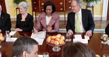 Michelle Obama Fights Childhood Obesity - CBS News