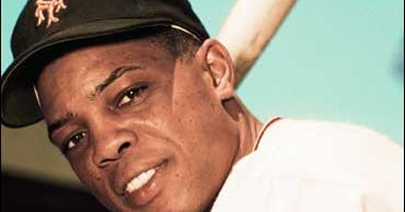 Mays vs. Aaron on the Bookshelf - CBS News