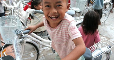Breaking Poverty Cycle 2 Wheels at a Time - CBS News