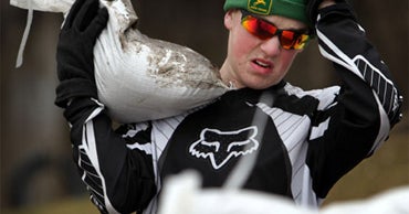 Jessica Simpson Sings 'Angels' - CBS News