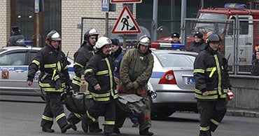 Moscow Subway Suicide Blasts Kill Dozens - CBS News