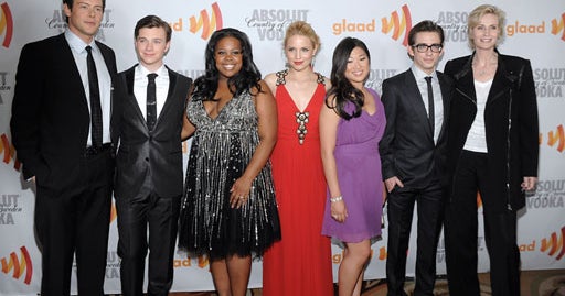 "Glee" Cast Beats Out Beatles for Billboard Record - CBS News