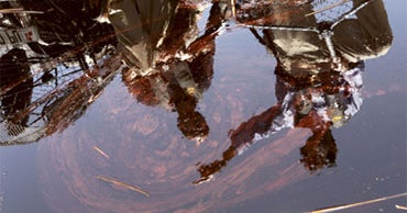 As Oil Spreads, BP Says it Underestimated Flow - CBS News