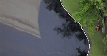 Utah Oil Spill Hasn't Reached Great Salt Lake - CBS News