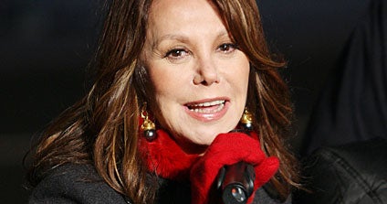 Marlo Thomas' Memoir Looks at Her Life With a Laugh - CBS News