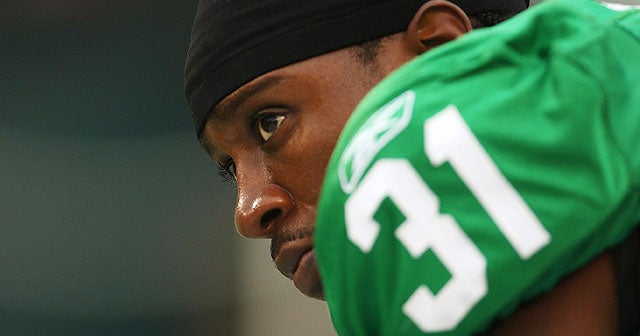 Ellis Hobbs Not Paralyzed: What About Helmet-to-Helmet Hits? - CBS News