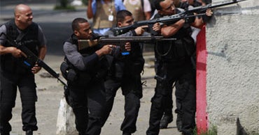 Police, Drug Gangs Shoot It Out in Rio Slums - CBS News