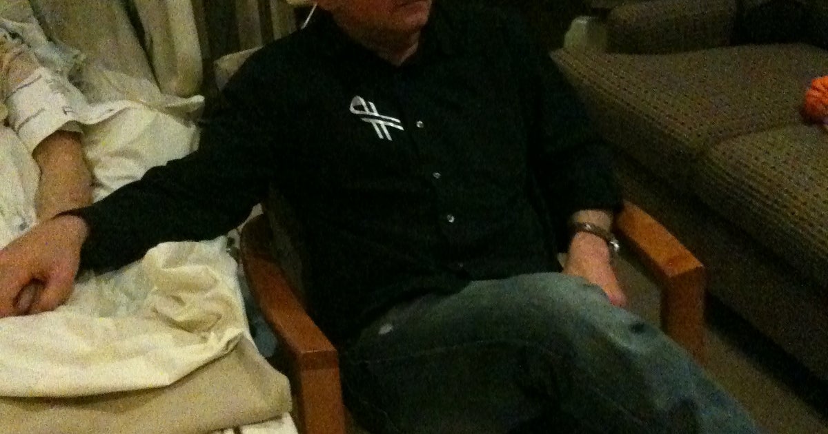 Mark Kelly Watches State of the Union Speech in Hospital with Gabrielle ...