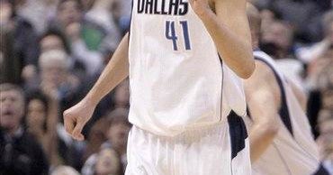 Nowitzki Helps Mavs Keep Wizards Winless On Road - CBS News