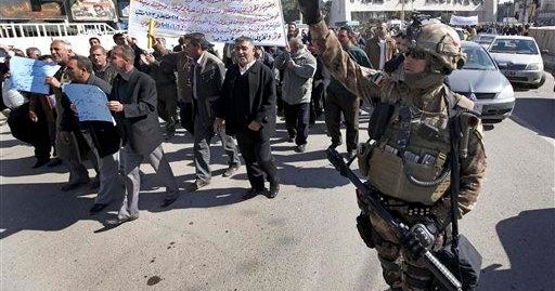 Iraqis Protest Poor Public Services Across Country - CBS News