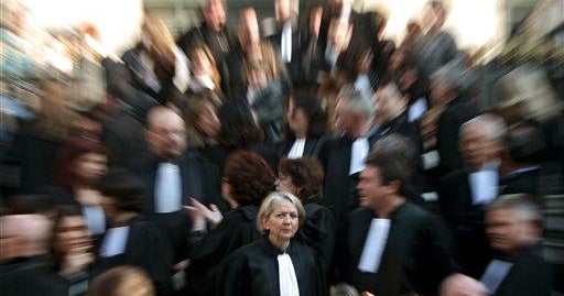 French Judges Revolt, Shut Down Courthouses - CBS News