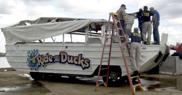 Tug pilot in deadly boat crash was on cell - CBS News