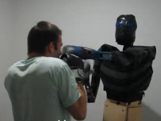 In this corner..a punching robot (video) - CBS News