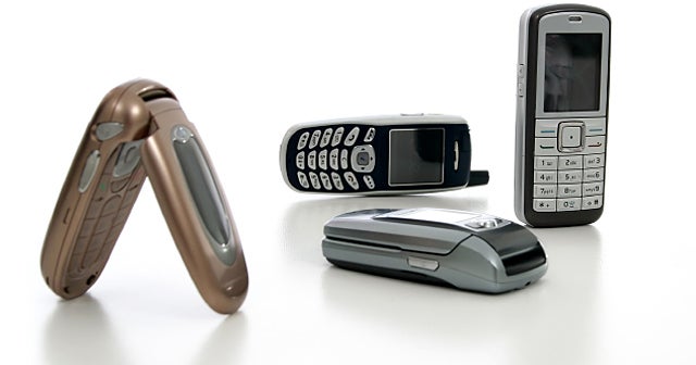 Percentage of cell phone-only U.S. homes doubles - CBS News