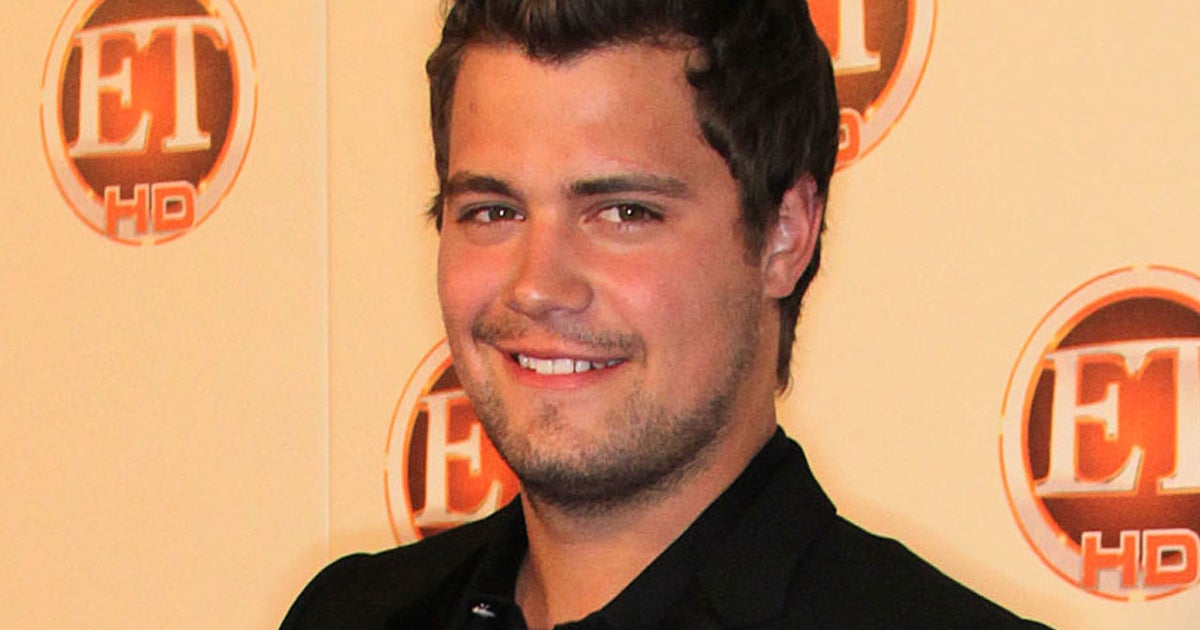 Levi Johnston gets a book deal - CBS News