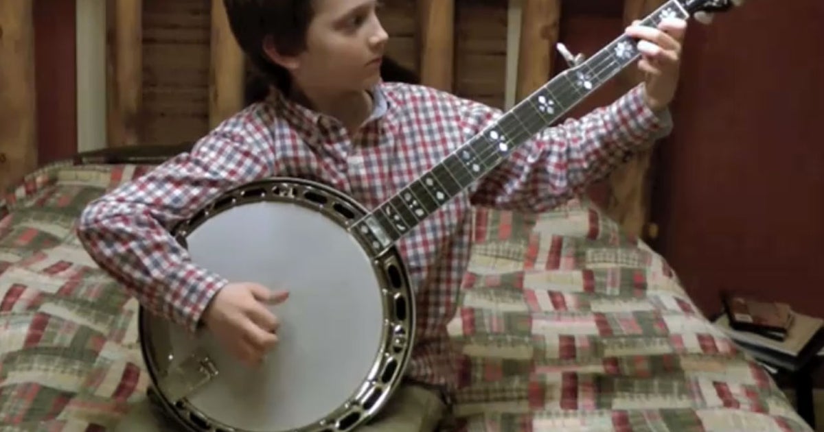 Banjo jamboree: 8-year-old plays "Flint Hill Special" - CBS News
