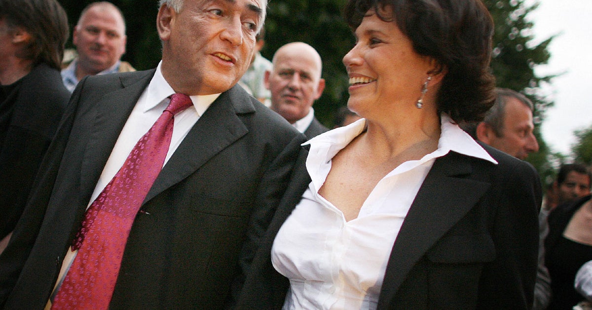 Jailed IMF chief's wife thrust into spotlight - CBS News