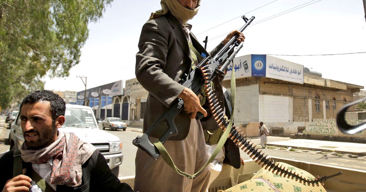 Islamic militants join Yemen fight, seize town - CBS News