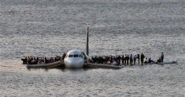 Pilot Pulls Off "A Miracle On The Hudson" - CBS News