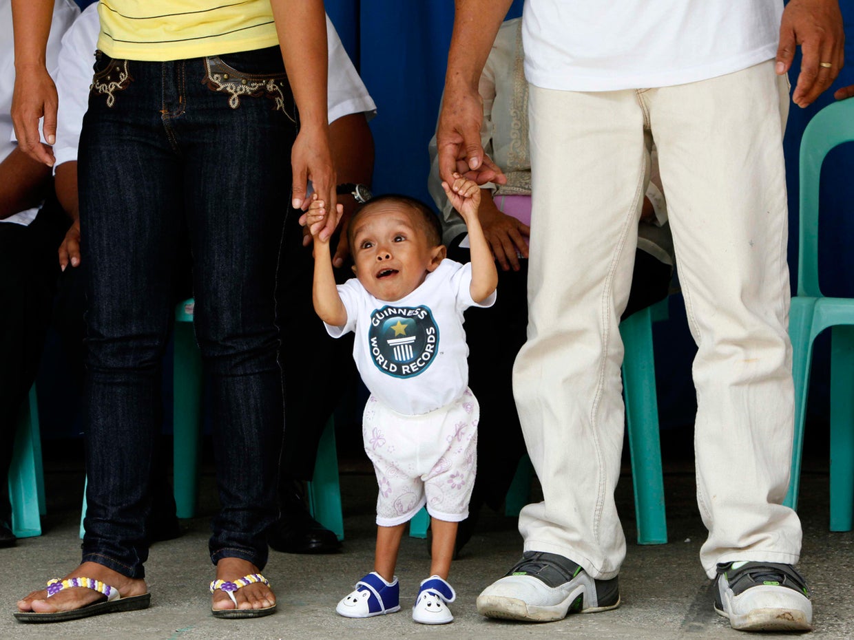 Meet world's shortest man, Junrey Balawing