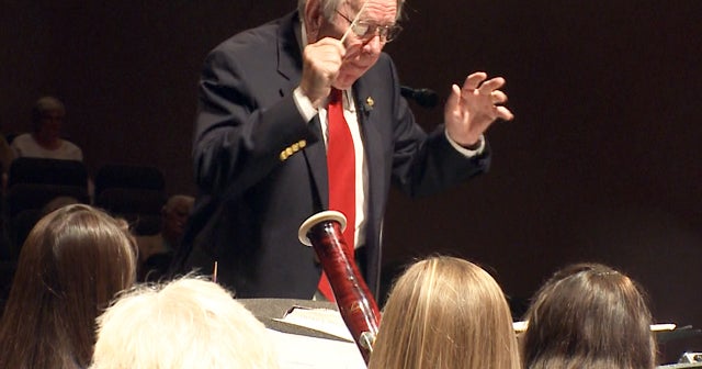 85-year-old band director still inspires - CBS News