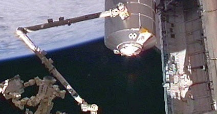 Atlantis unloads ton of food for space station - CBS News