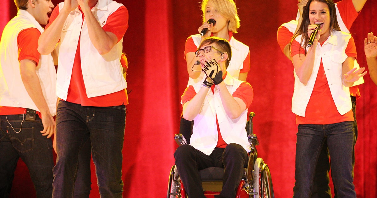 Watch the "Glee: The 3D Concert Movie" trailer - CBS News