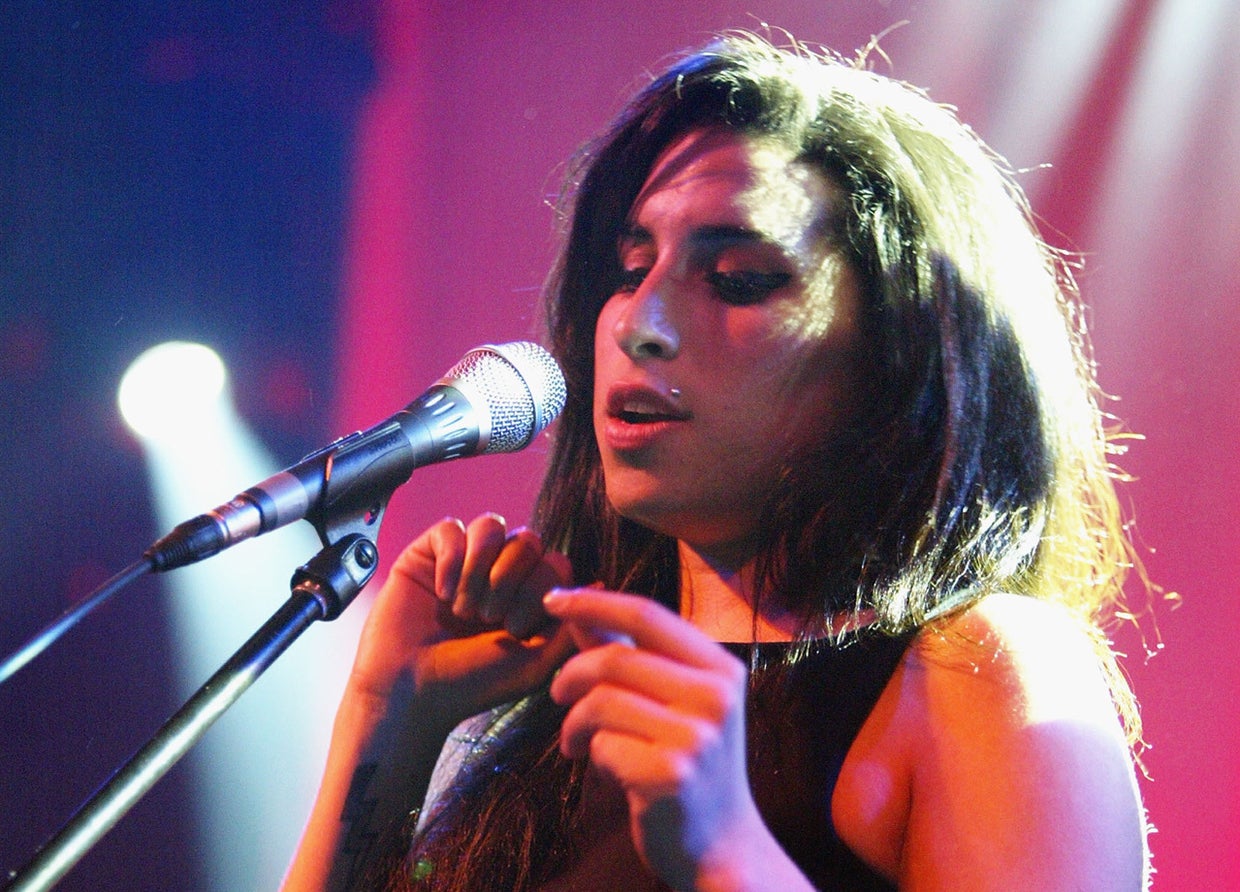 "Rehab" singer Amy Winehouse had wide influence with thin output - CBS News