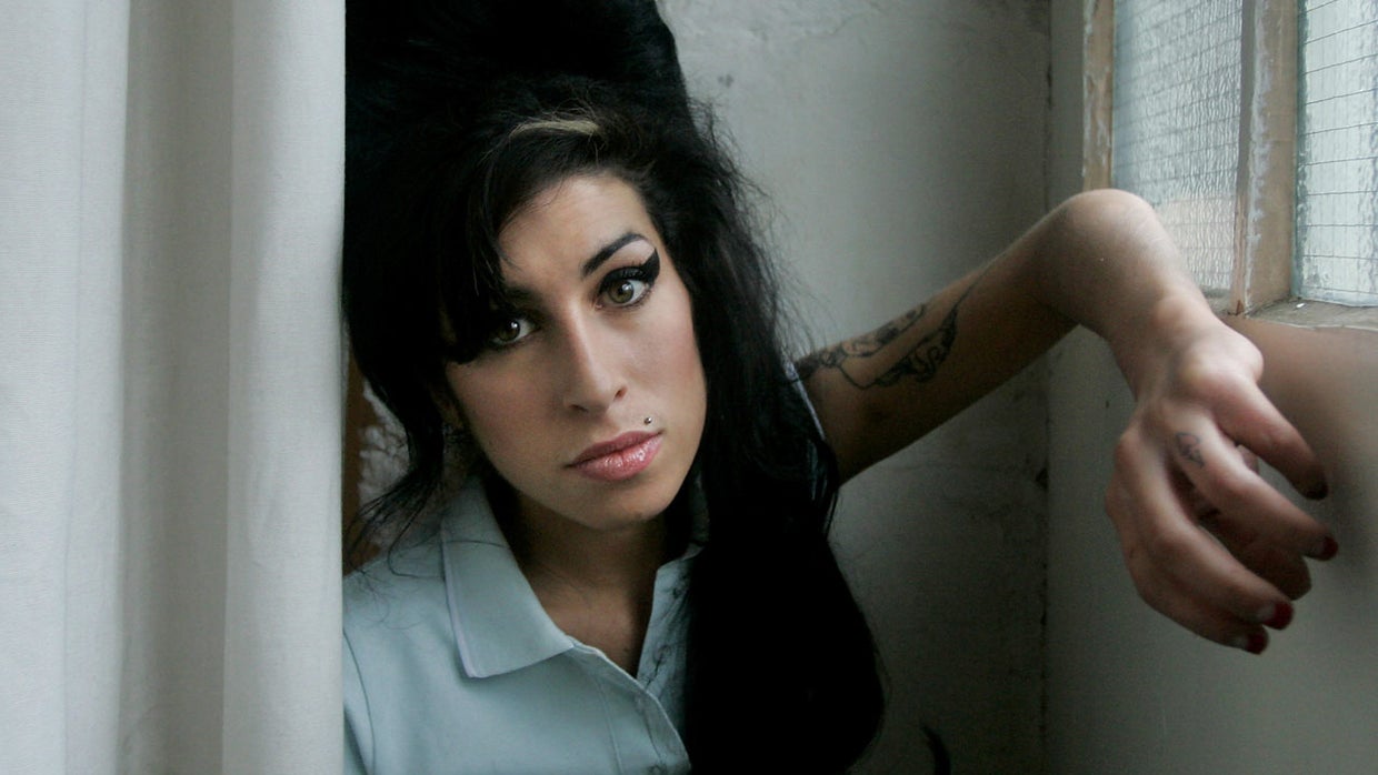 Amy Winehouse found dead - CBS News