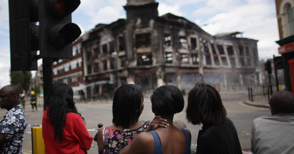 Violent riot casts pall over London - CBS News
