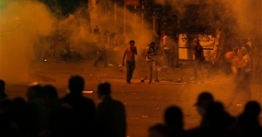 Clashes as Egypt ends demo at Israeli Embassy - CBS News