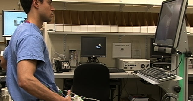 Learning surgery through virtual simulation - CBS News