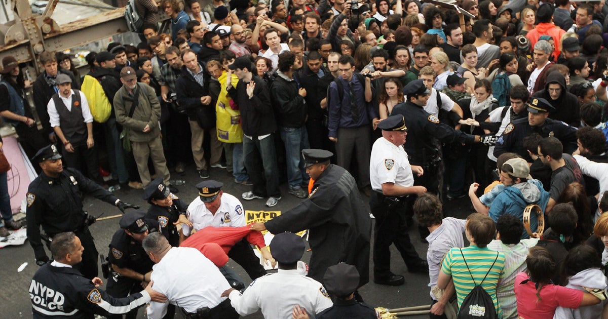 700 arrested at Brooklyn Bridge protest - CBS News