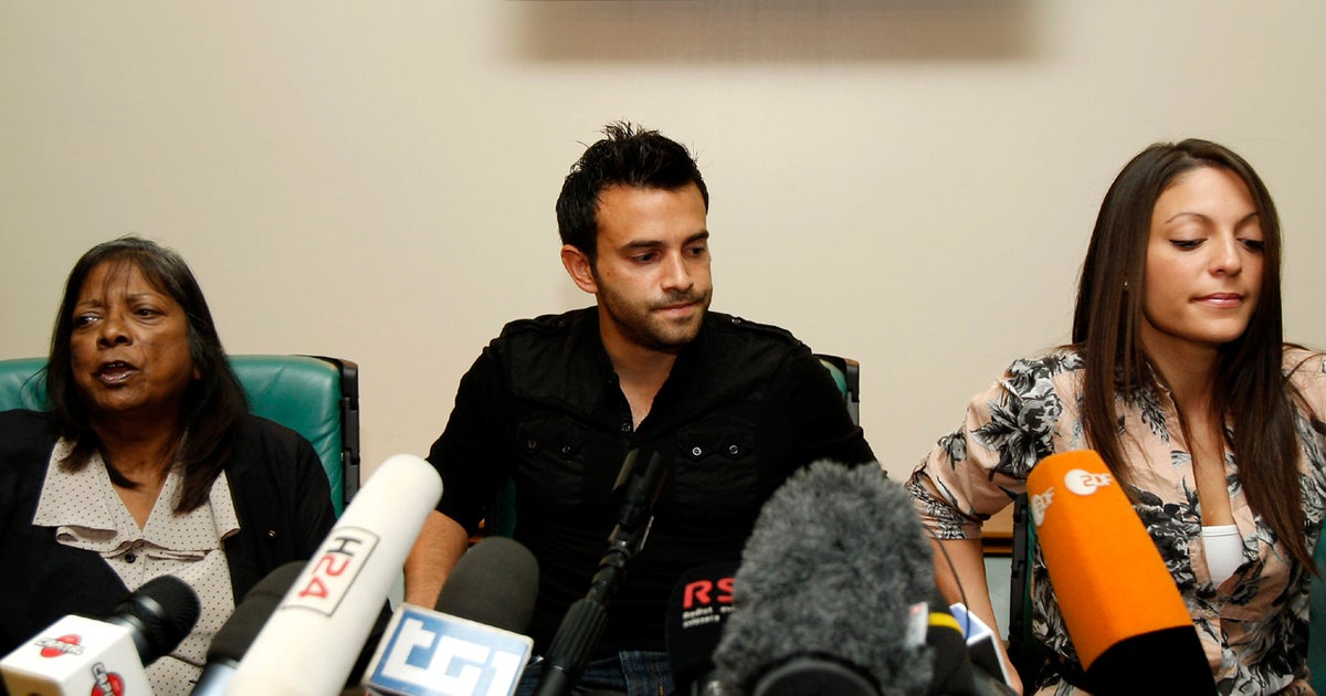 Kerchers "back at square one" after Knox verdict - CBS News