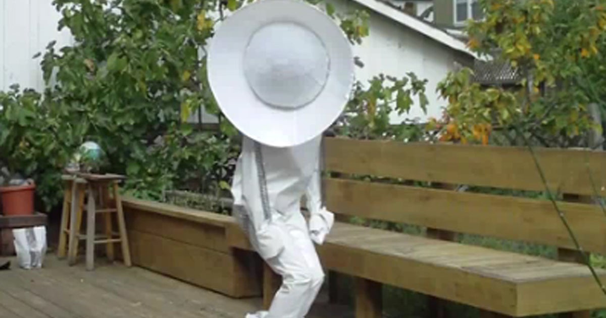Very clever Pixar Animation Halloween costume idea - CBS News
